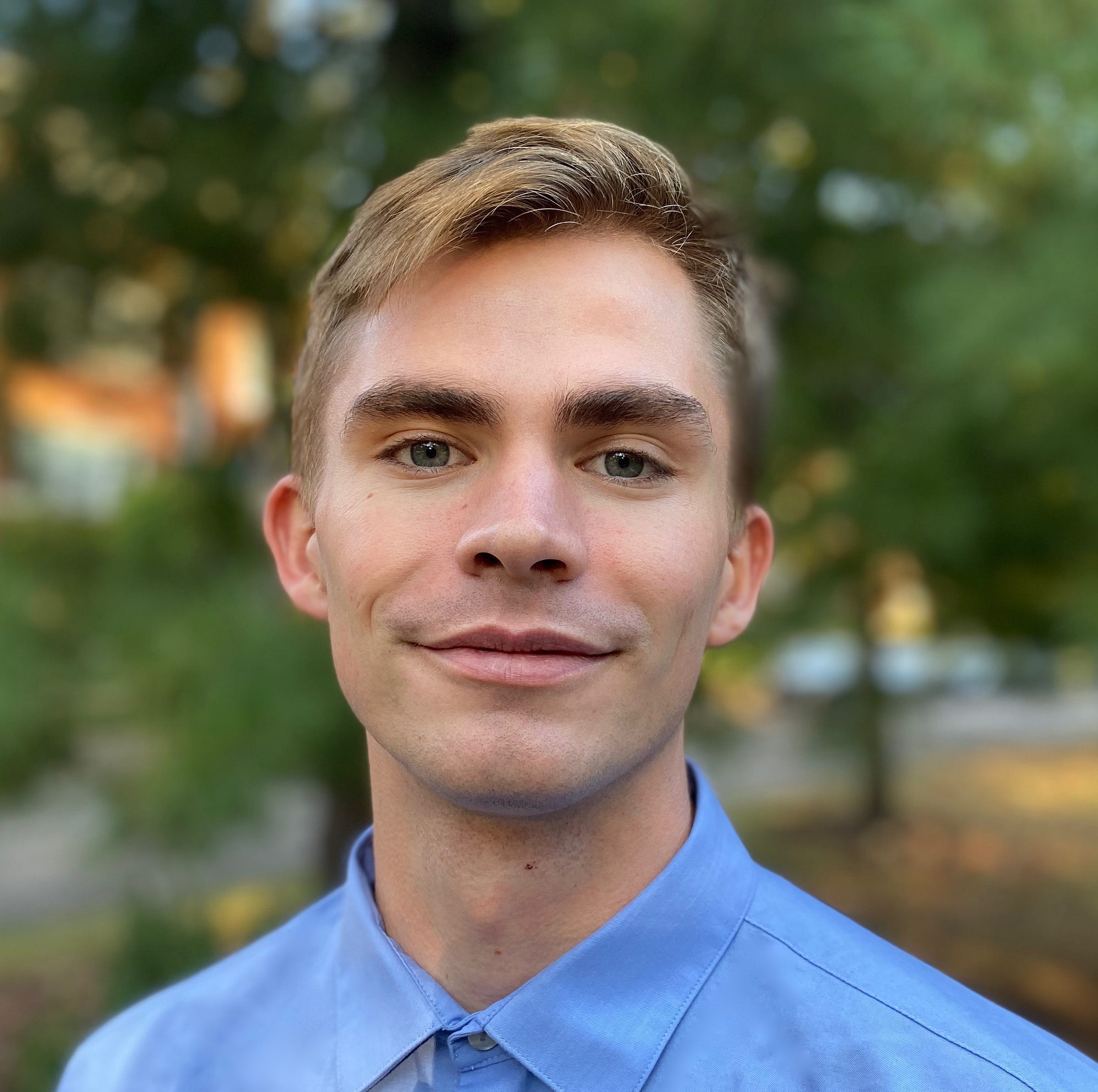 Alex Dees – Medium