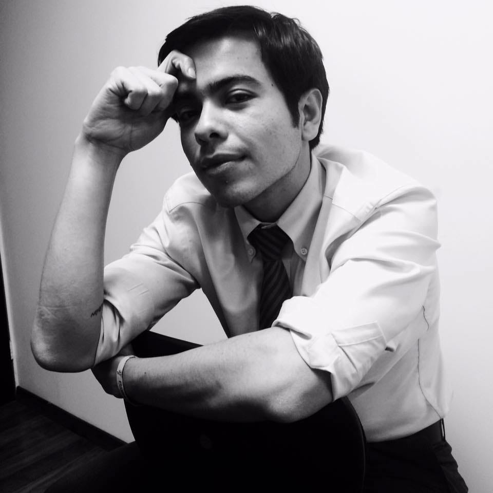 César Morales Oyarvide – Medium