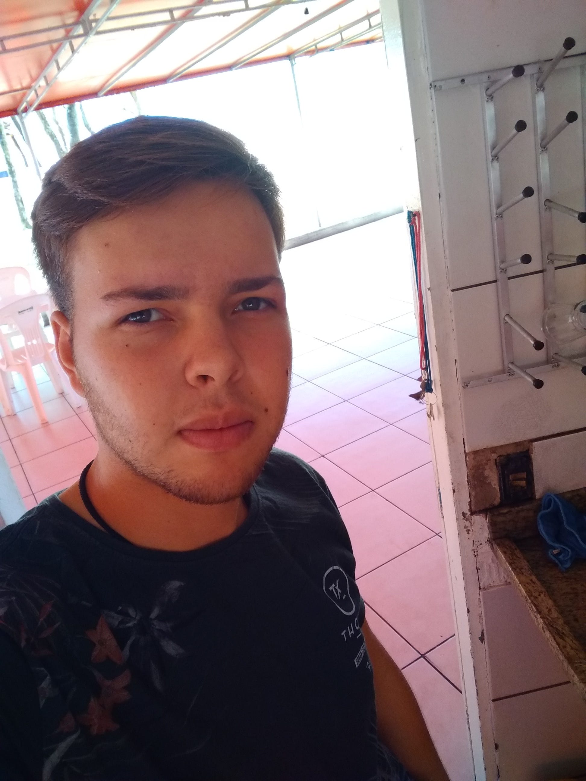Lucas Rossmann – Medium