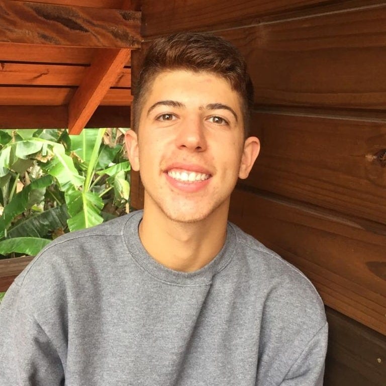 Lucas Petry – Medium