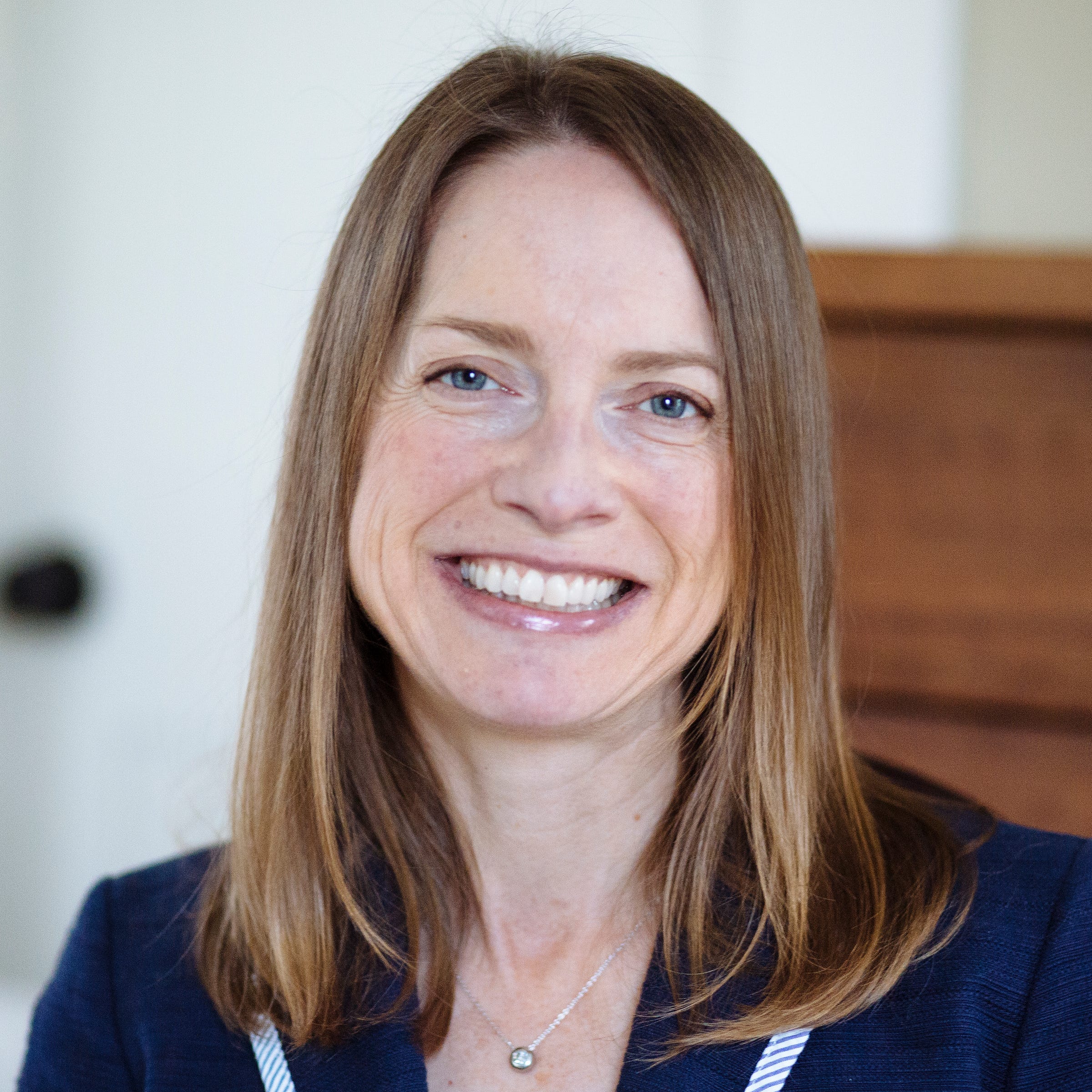 Ellen Carr – Medium