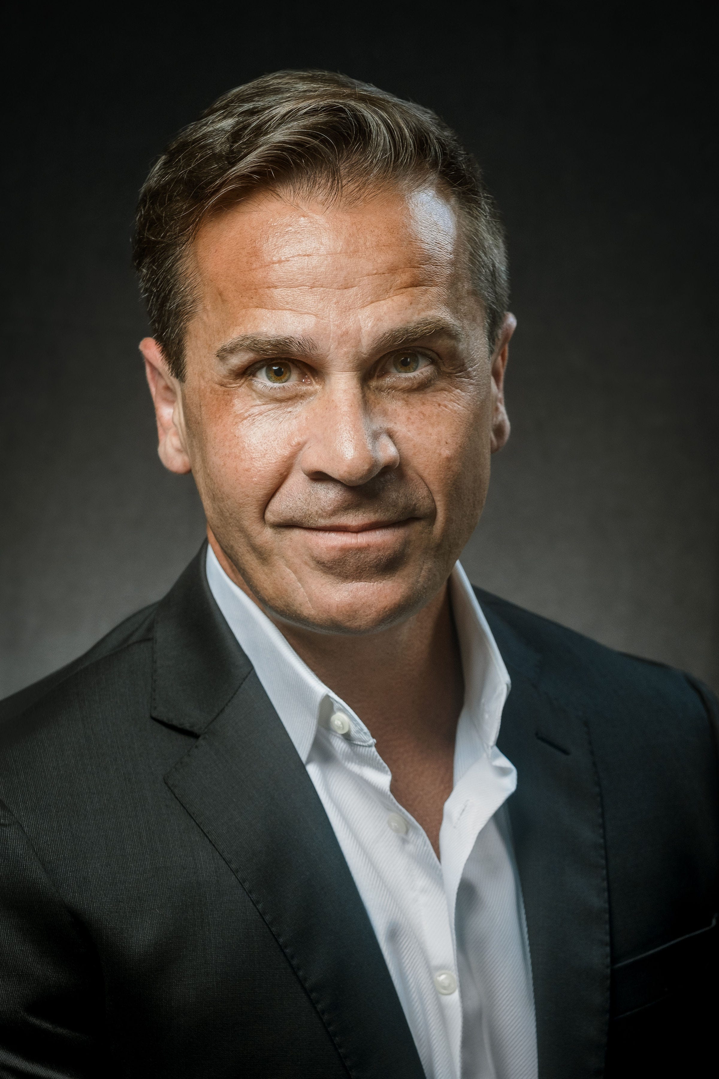 Michael Perron – Medium