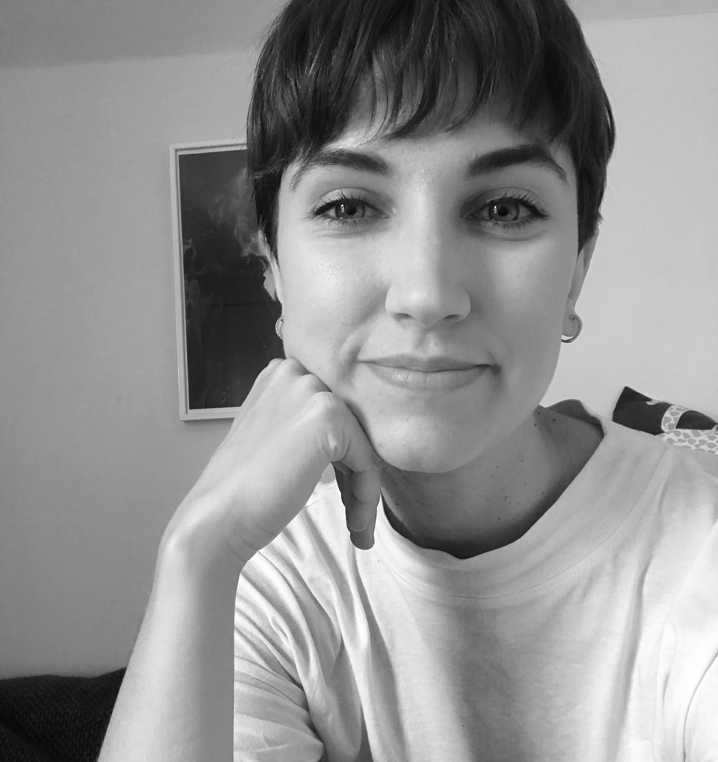 Anna Gross – Medium