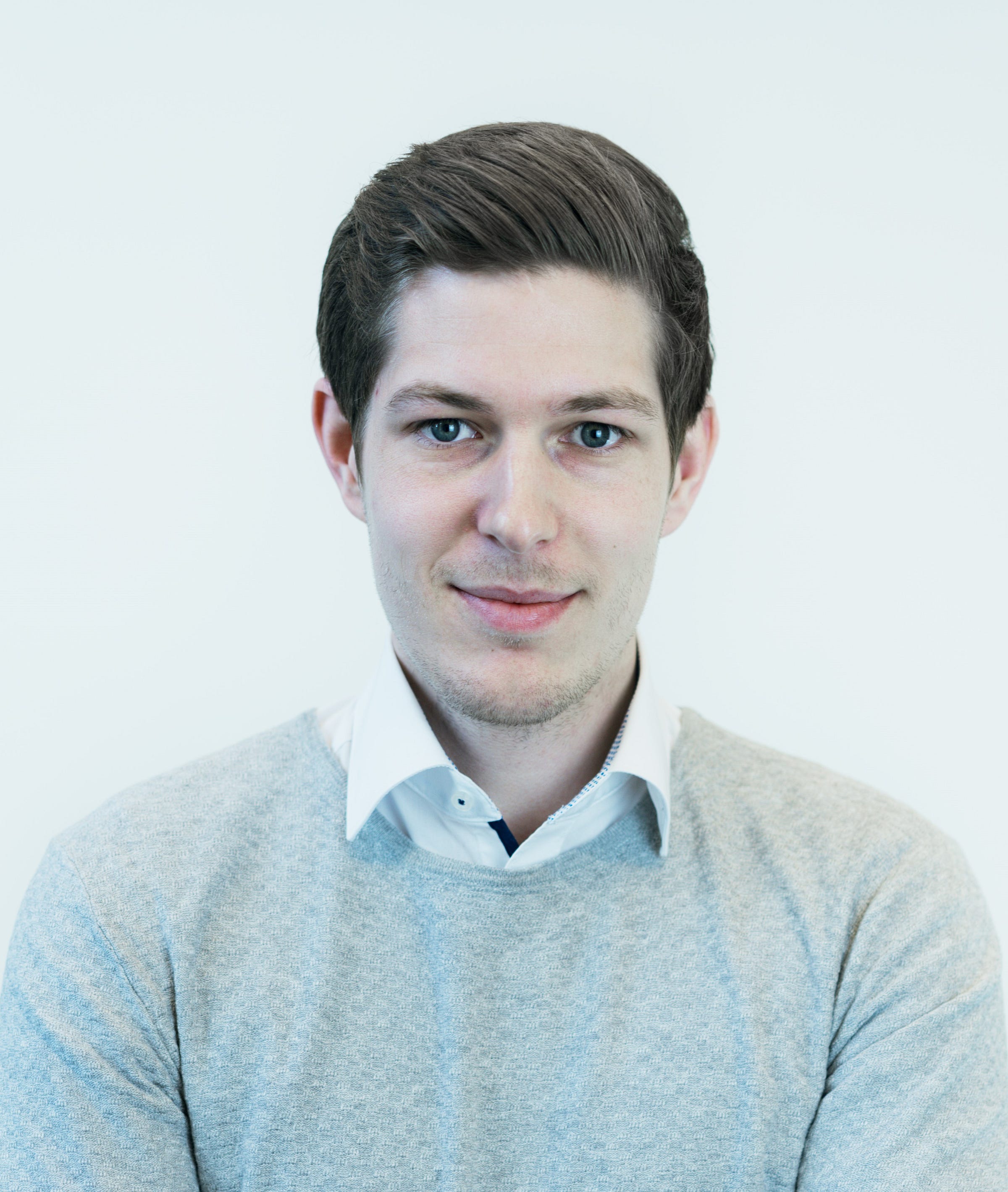 Johannes Hussak – Medium