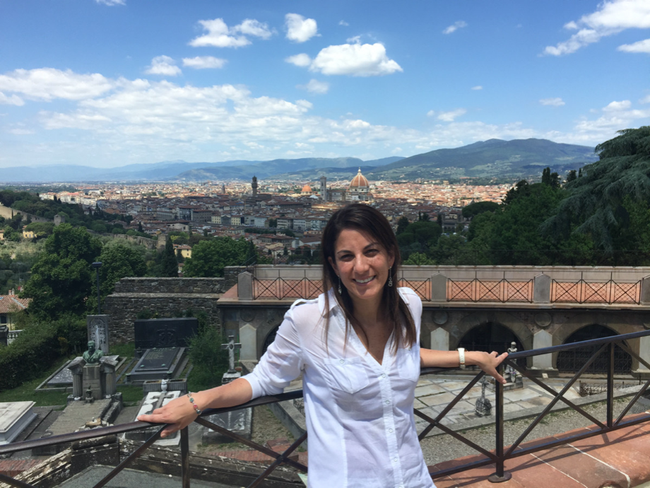 Rosana Valdizan – Medium