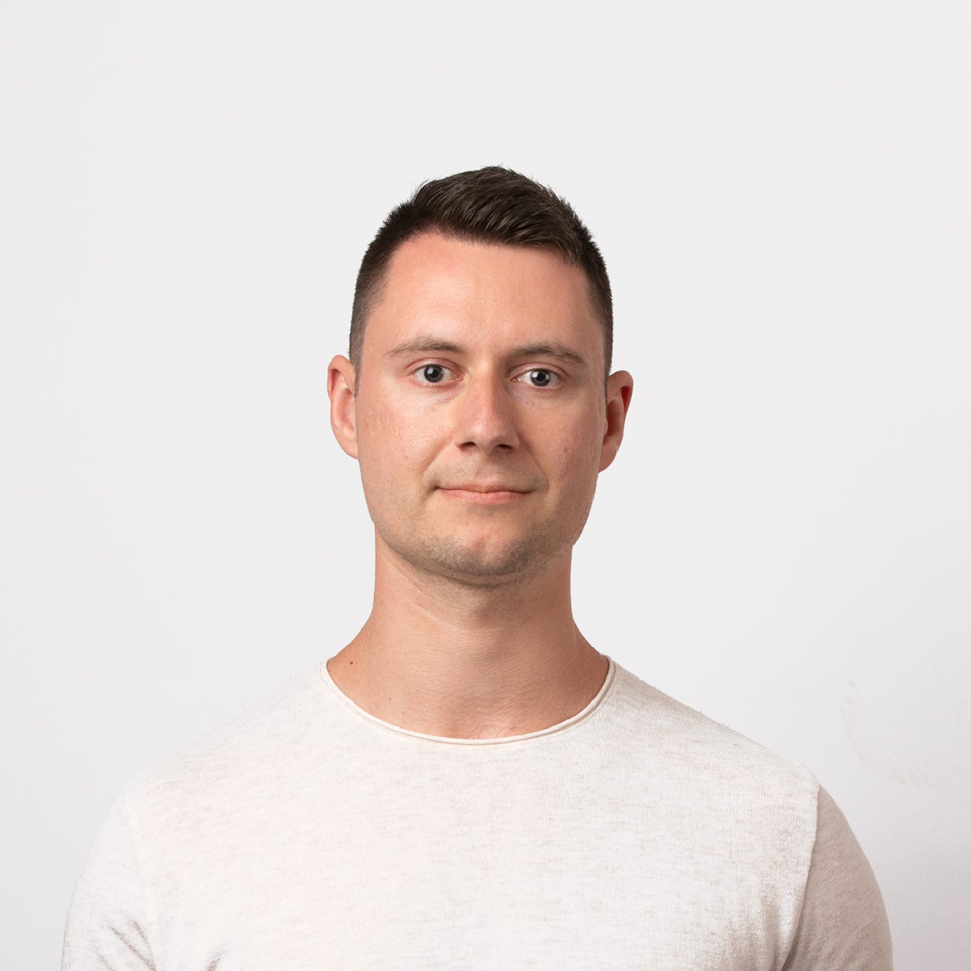 Jason Cromer – Medium