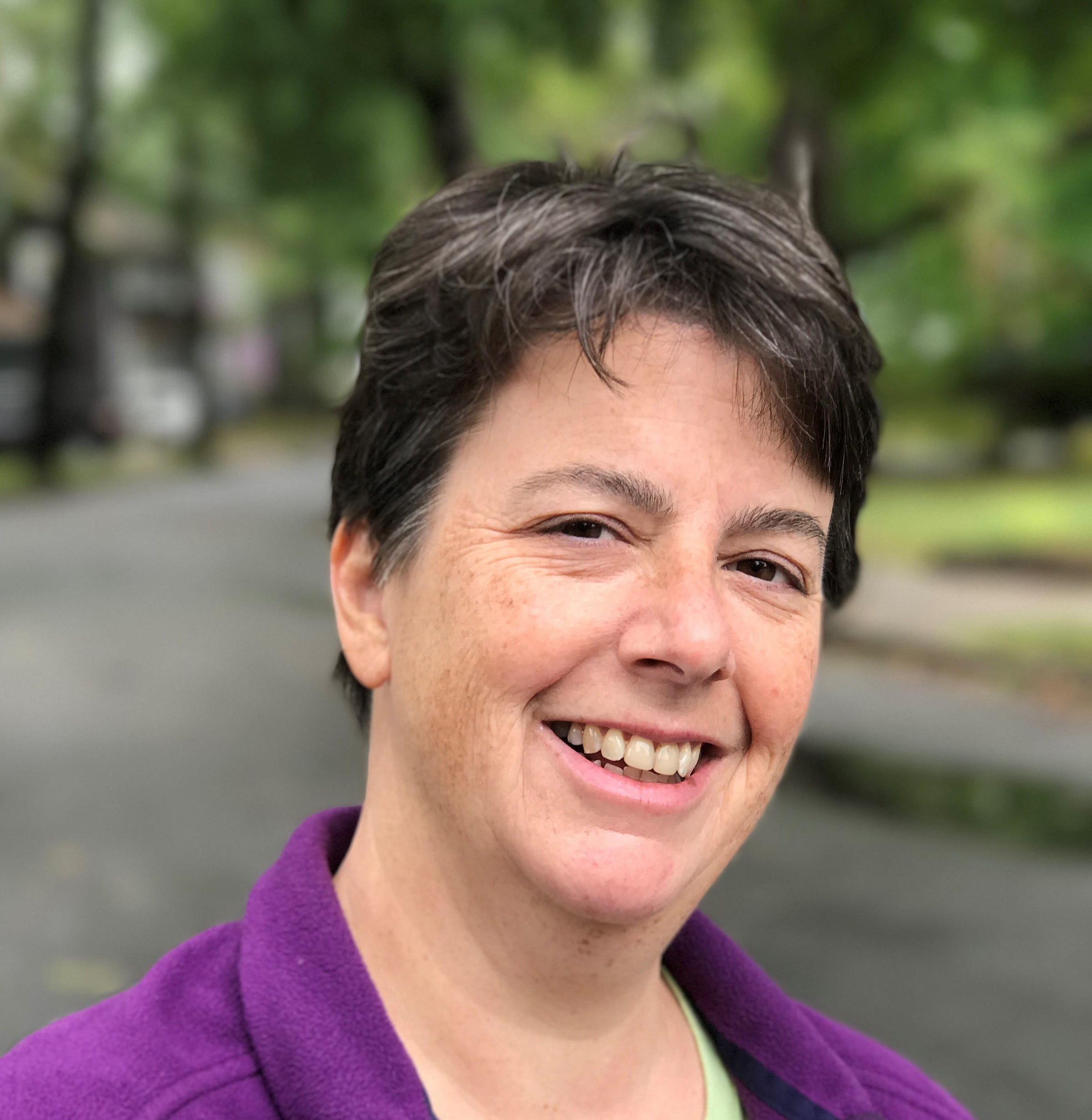 Lisa Mirabile – Medium
