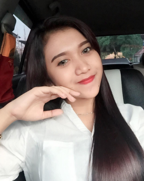 Regina Aprianti – Medium
