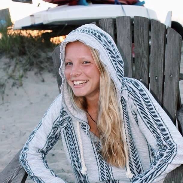 Hannah Towey – Medium