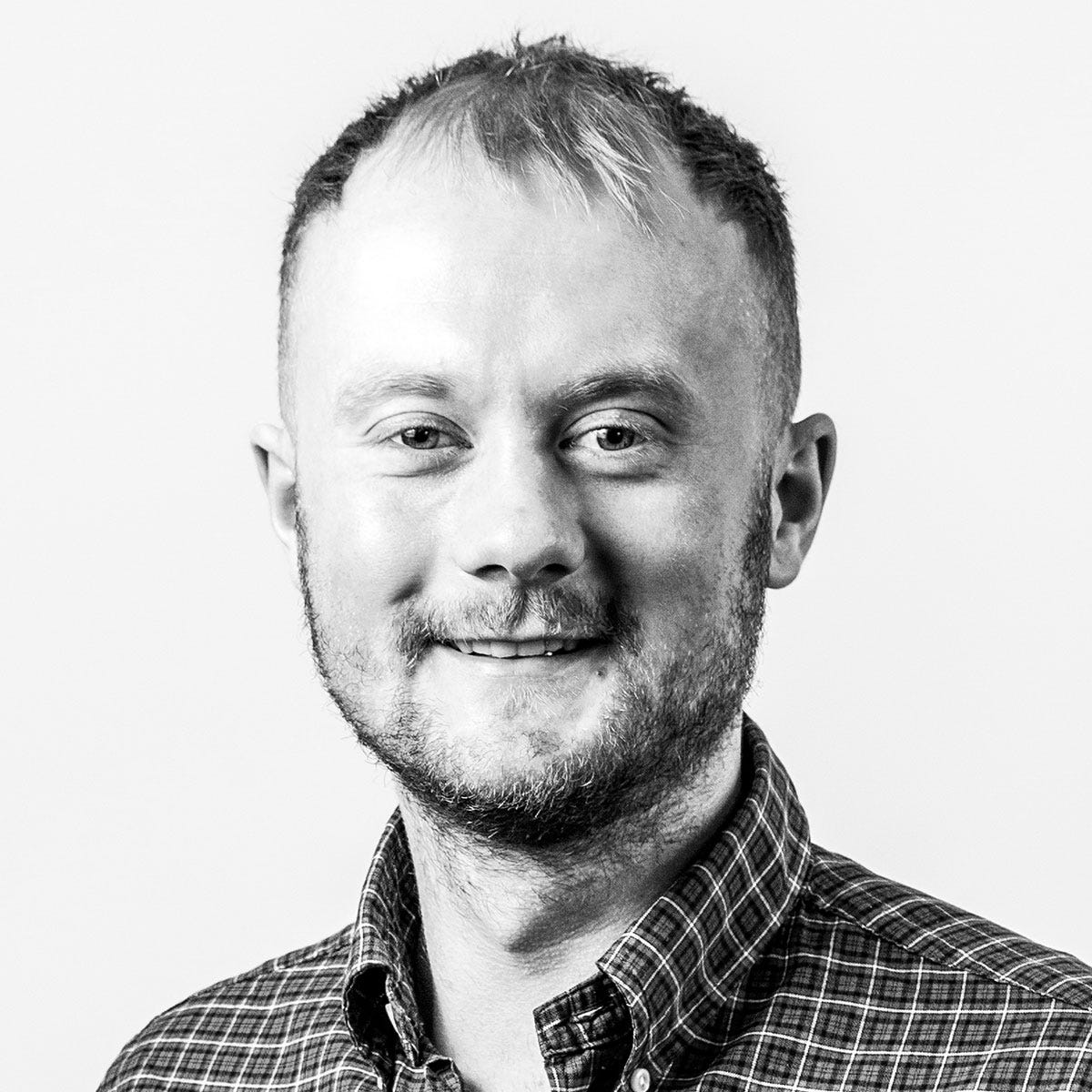 Gareth Lowrie – Medium