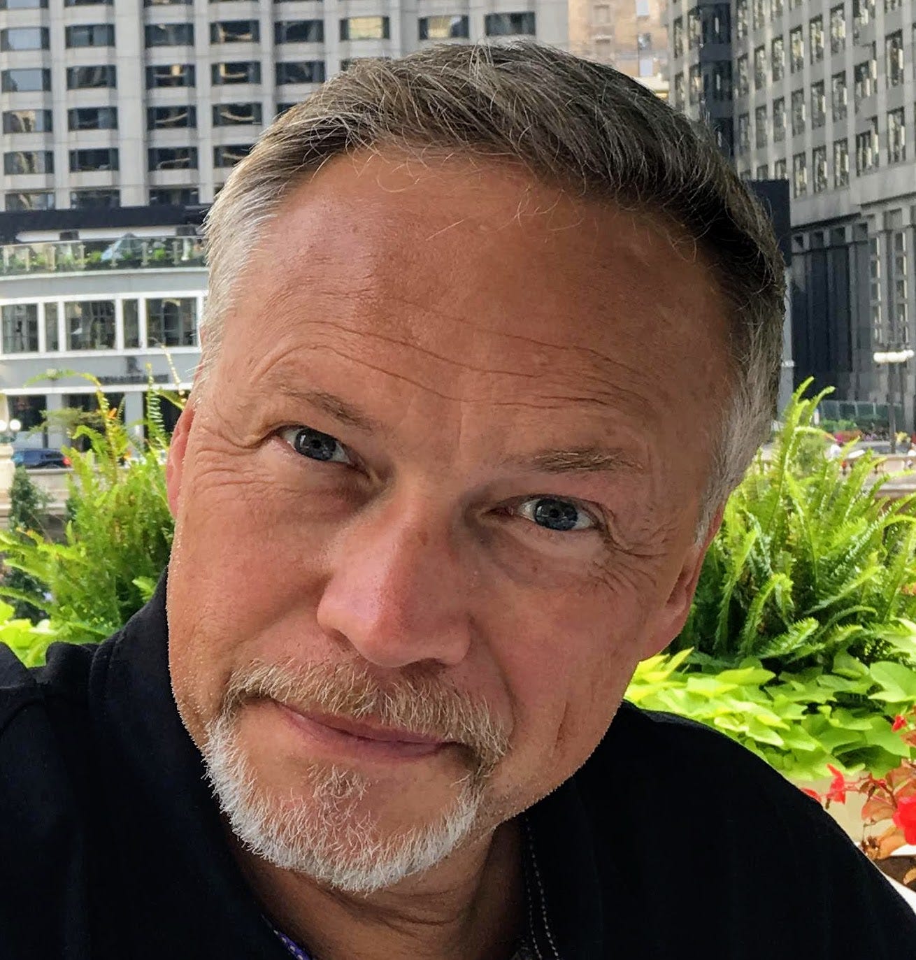 Bernard Kuempel – Medium