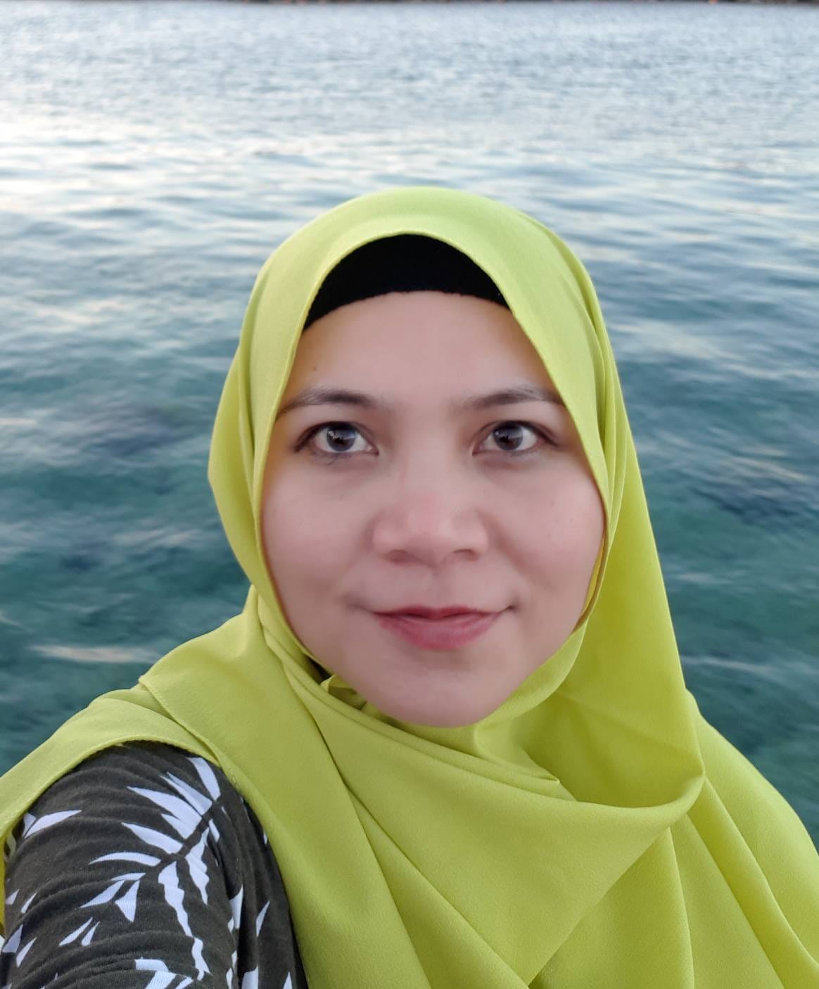 Dewi Suryani – Medium