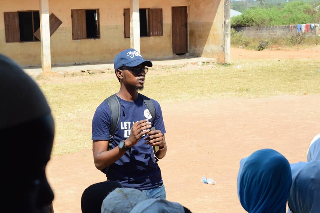 Seyi Dinma Samuel – Medium