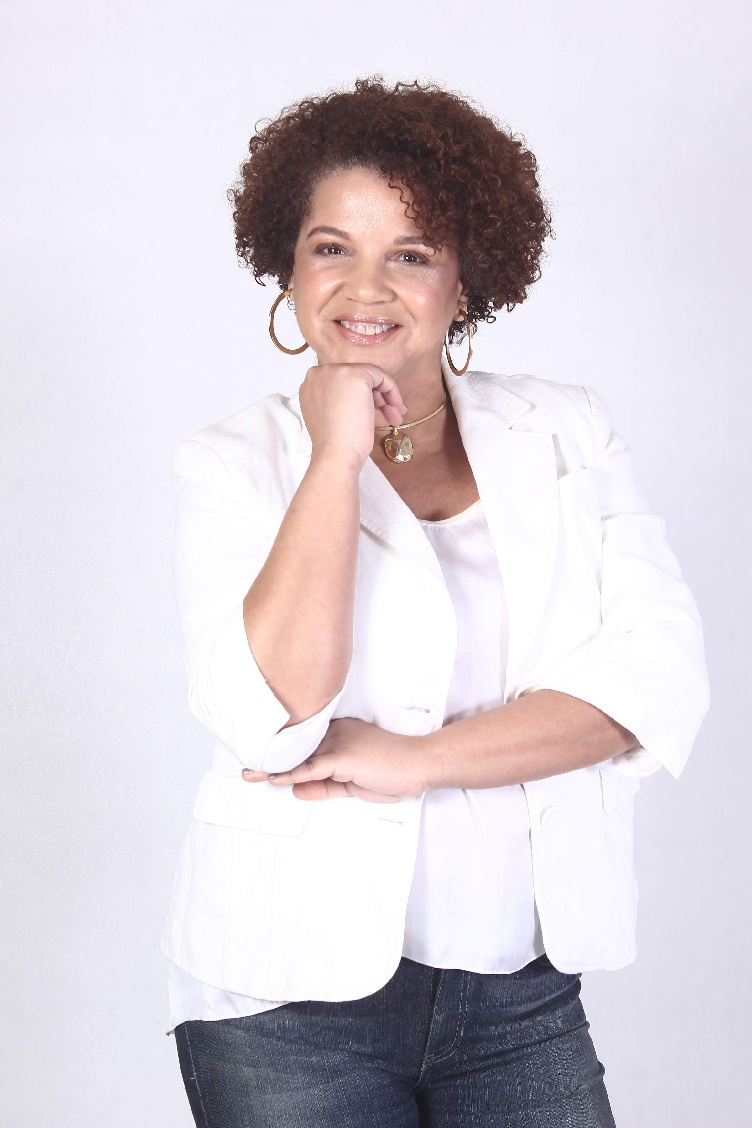 Ana Paula Macedo – Medium