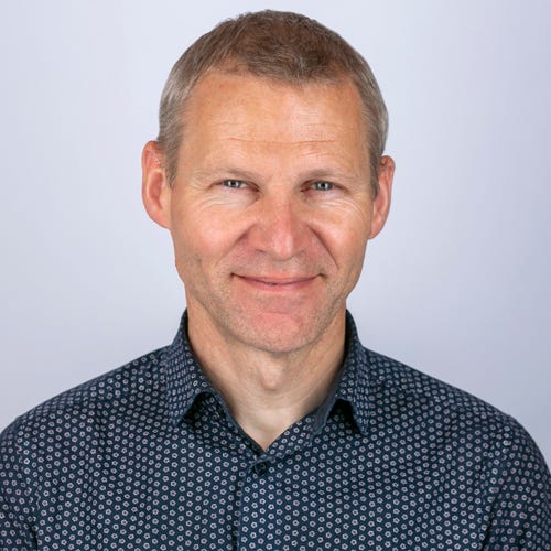 Damian Kelly – Medium