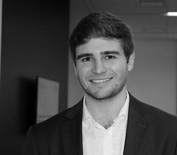 Yannick Folla – Medium