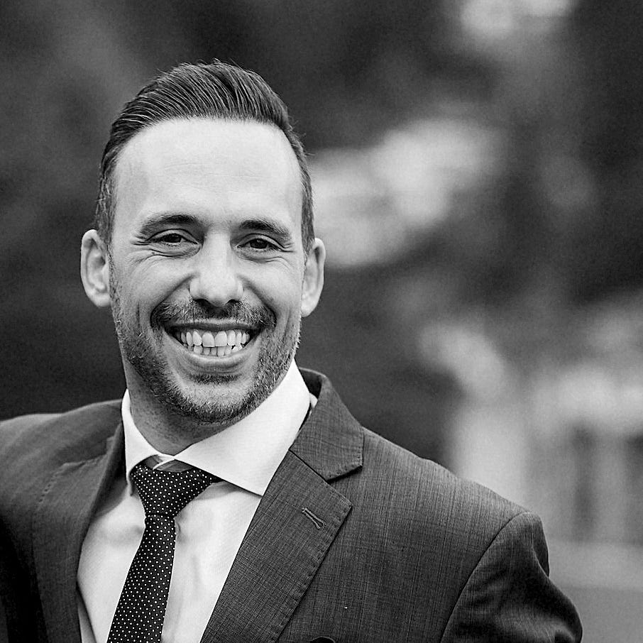 Hannes Burkhalter – Medium