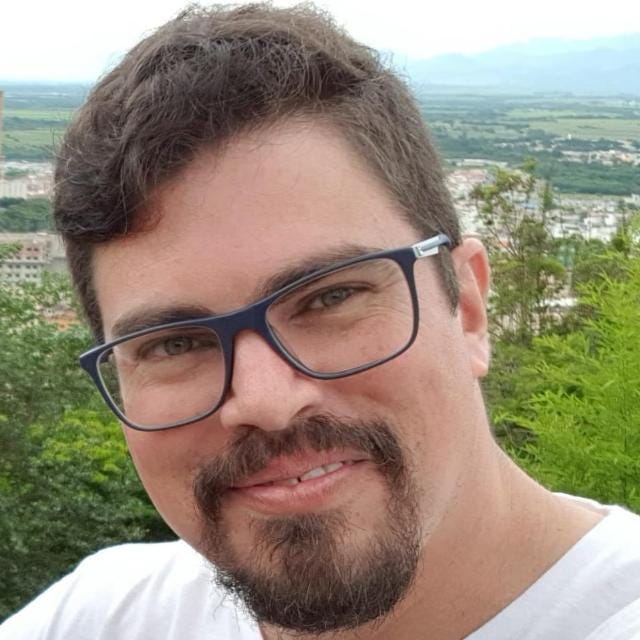 Felipe Marques – Medium