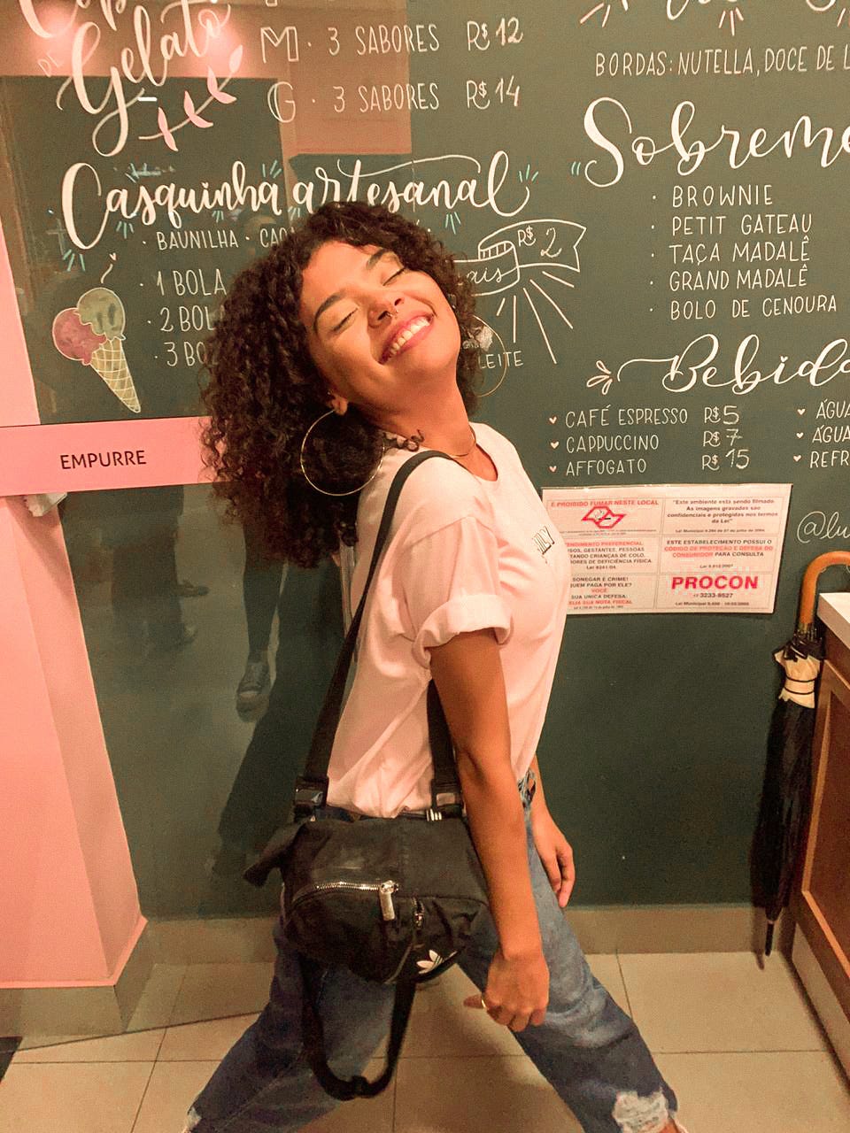 lara caroline – Medium