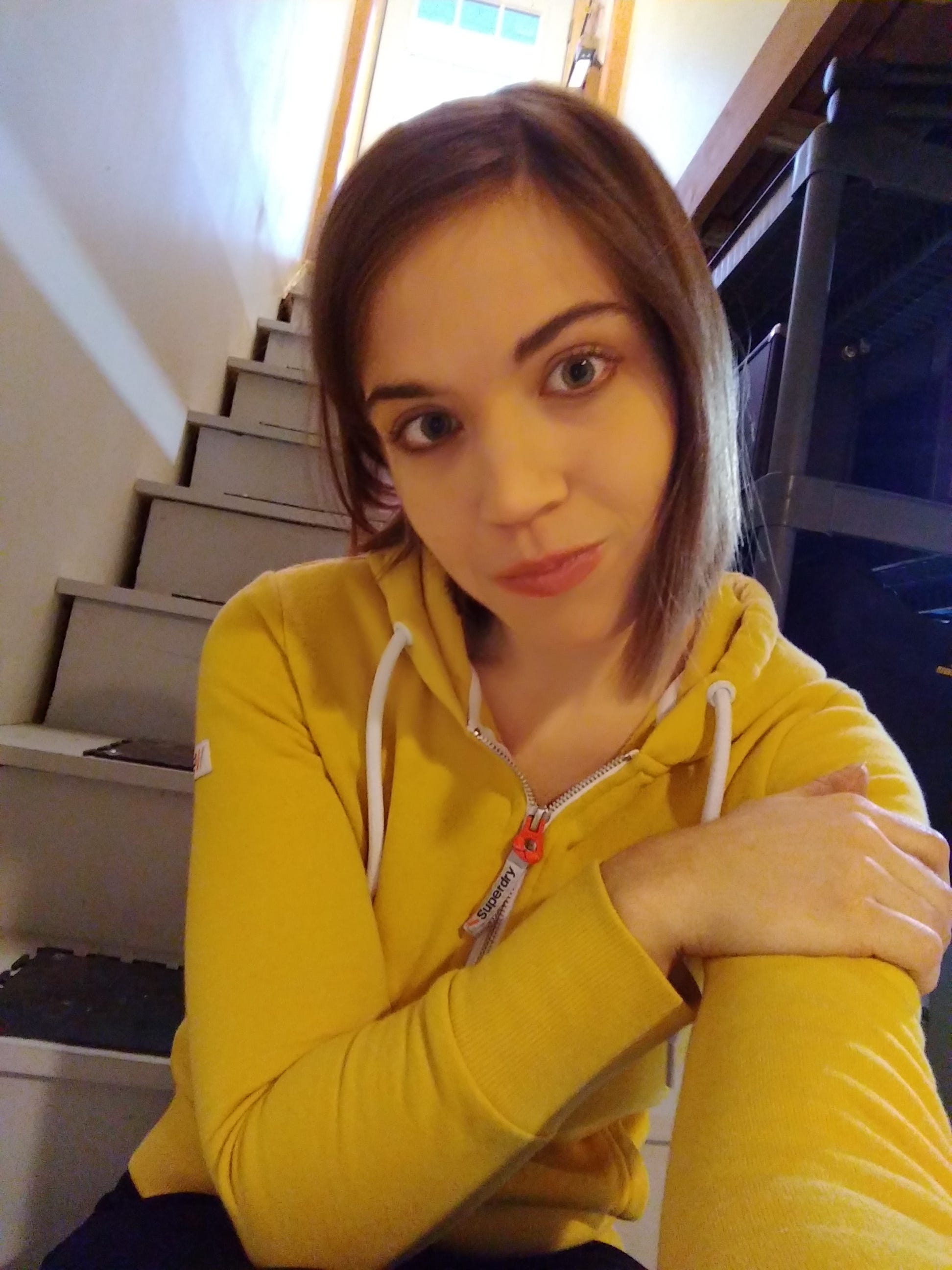 Elisabeth Cross – Medium