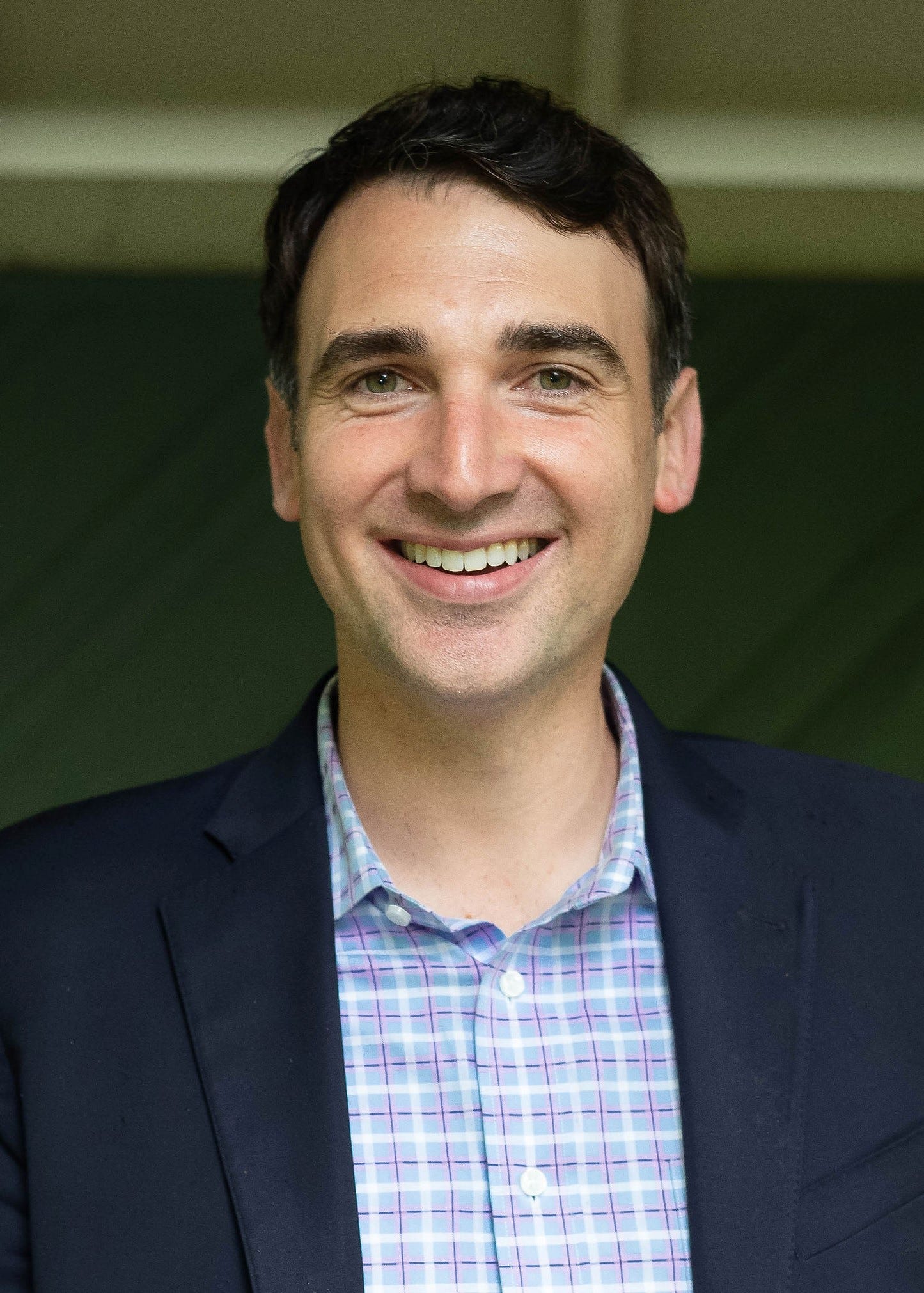 Dan Vogel – Medium