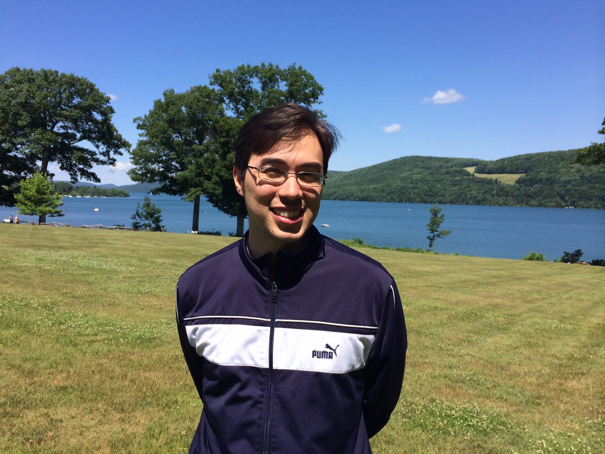 Eric Hunter – Medium