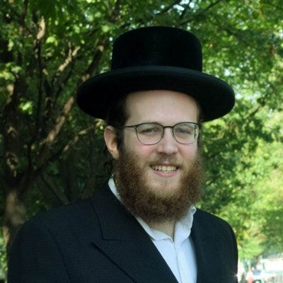 Yitzchok Lowy – Medium