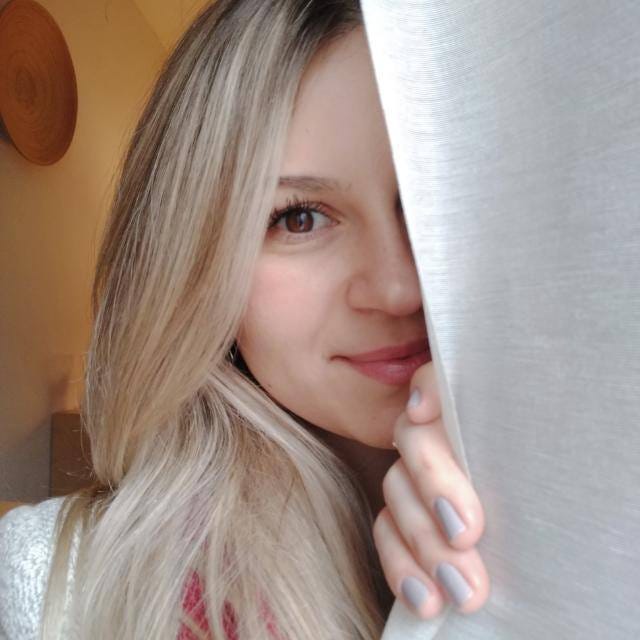 Pamela Angst – Medium