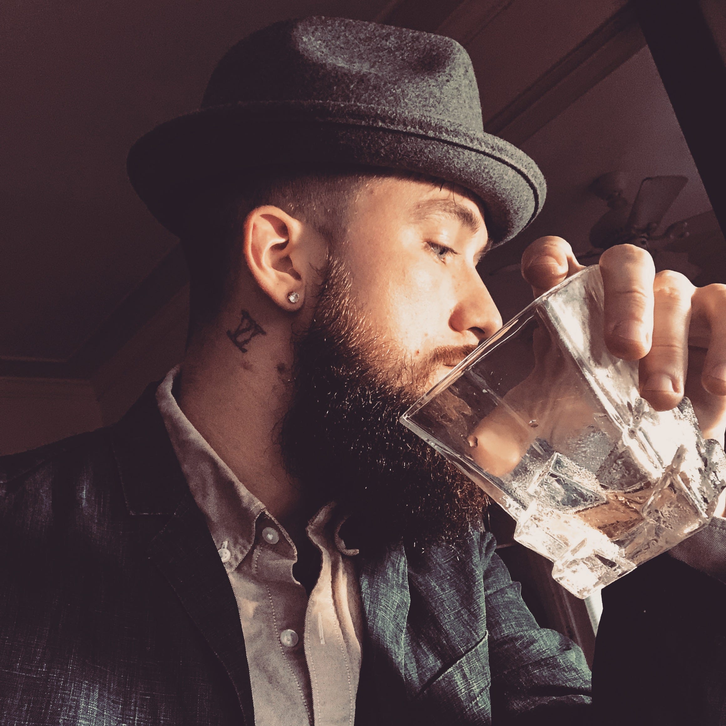 Andrew Renard – Medium