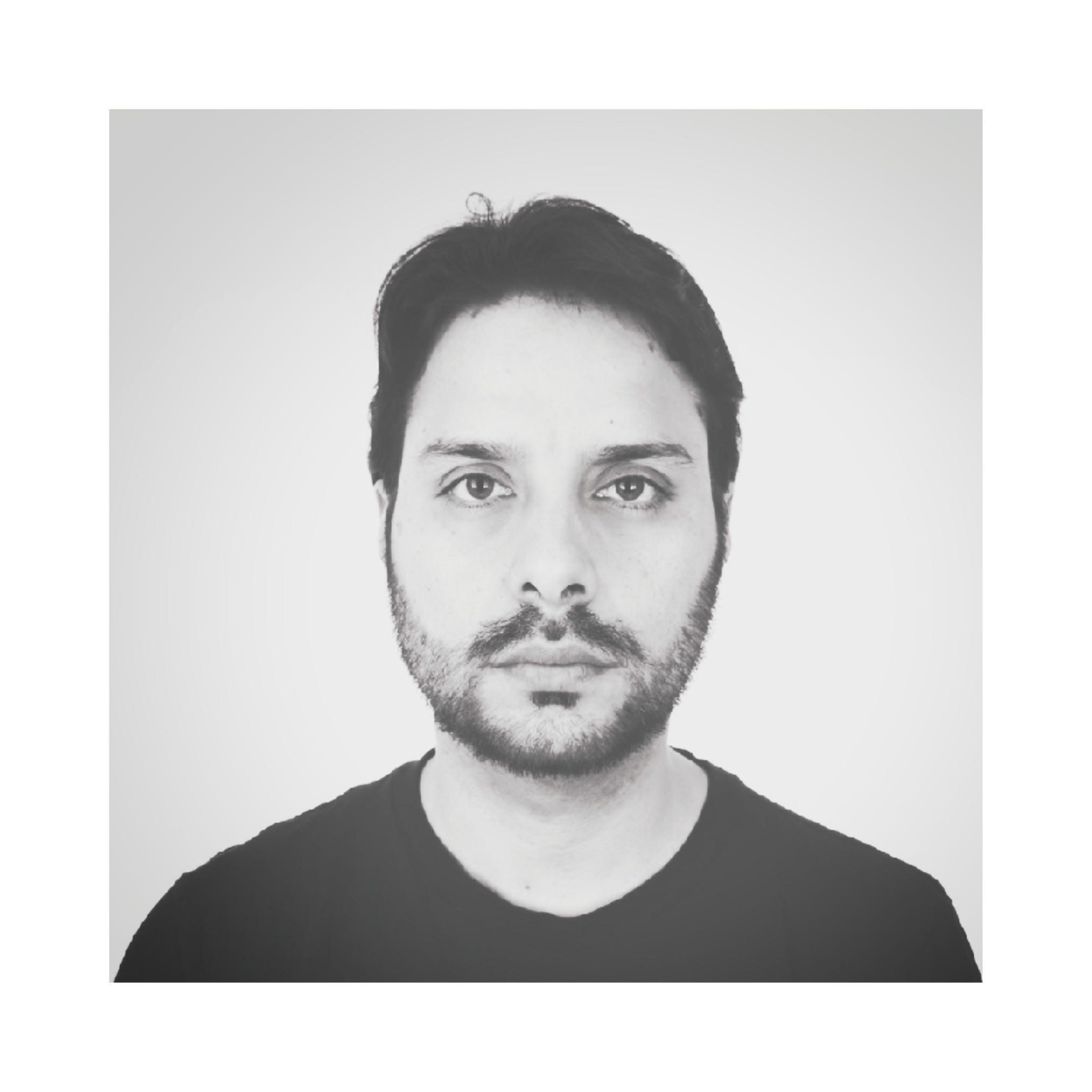 Felipe Agustín León – Medium