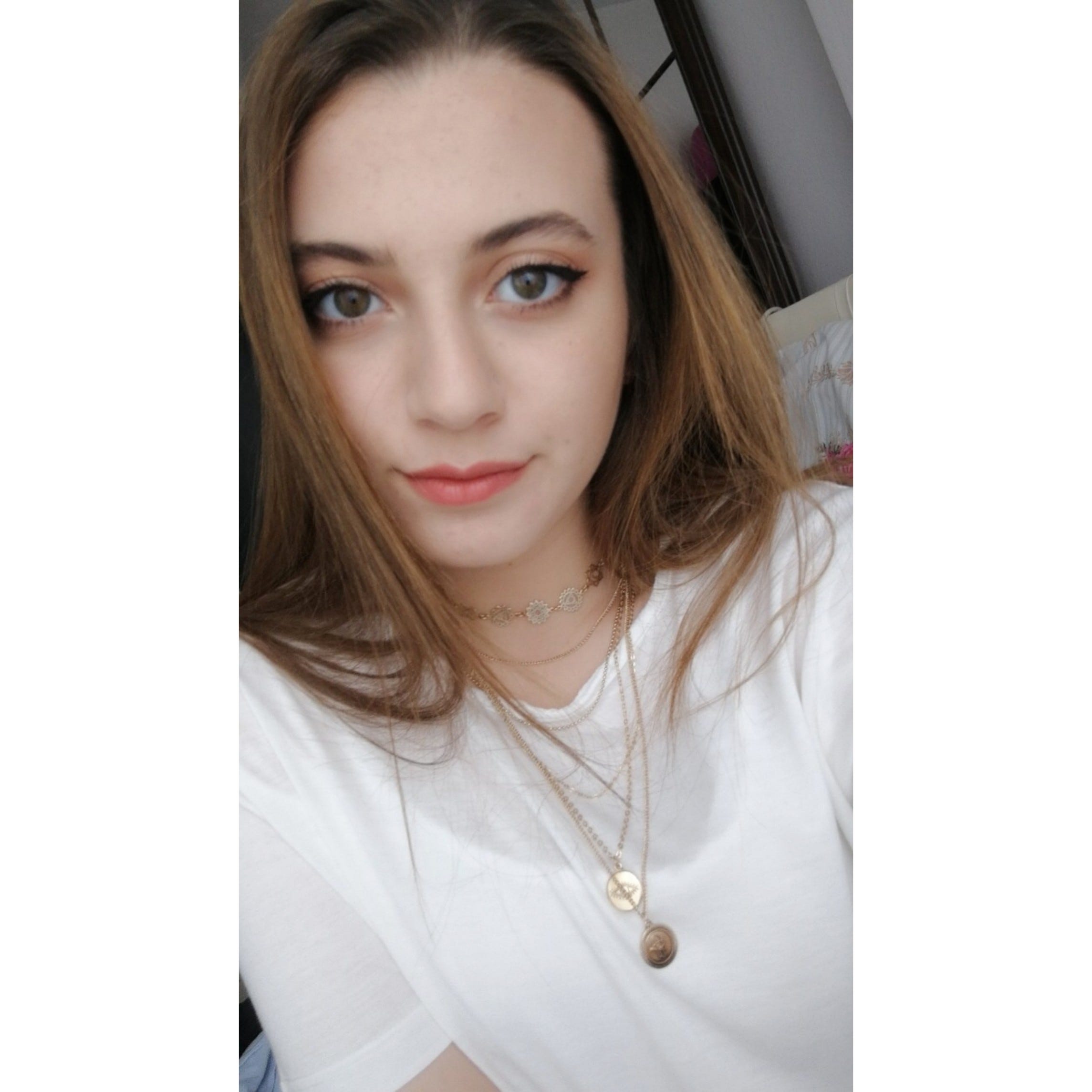 Elif Nur Karabulut – Medium