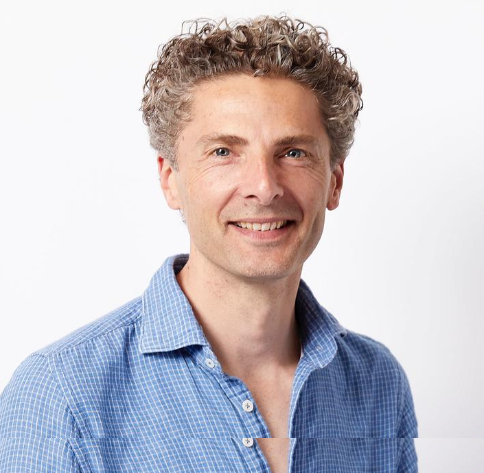 Mat Hunter – Medium