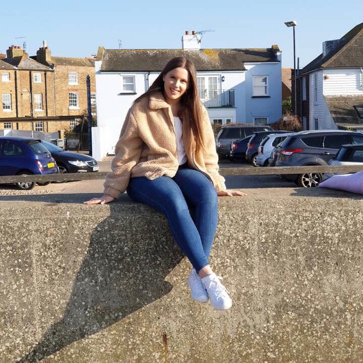 Ellie Mitchell – Medium