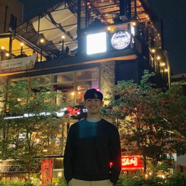 Kevin Lee – Medium