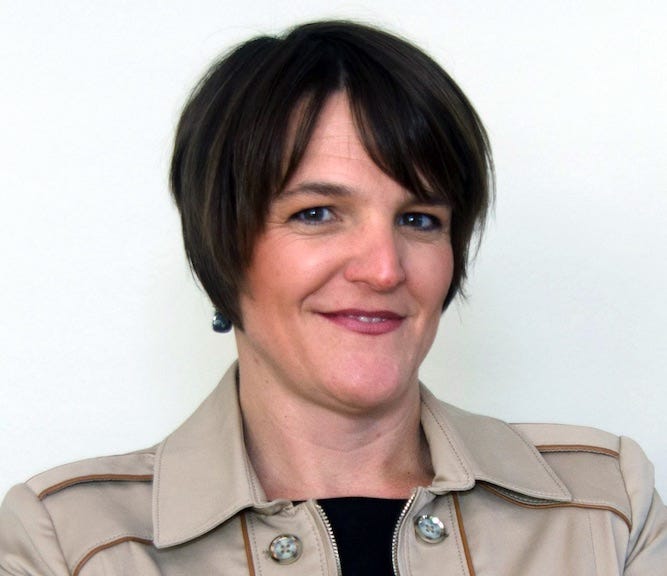 Kari Kelly – Medium