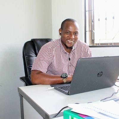 Issa Hezron – Medium