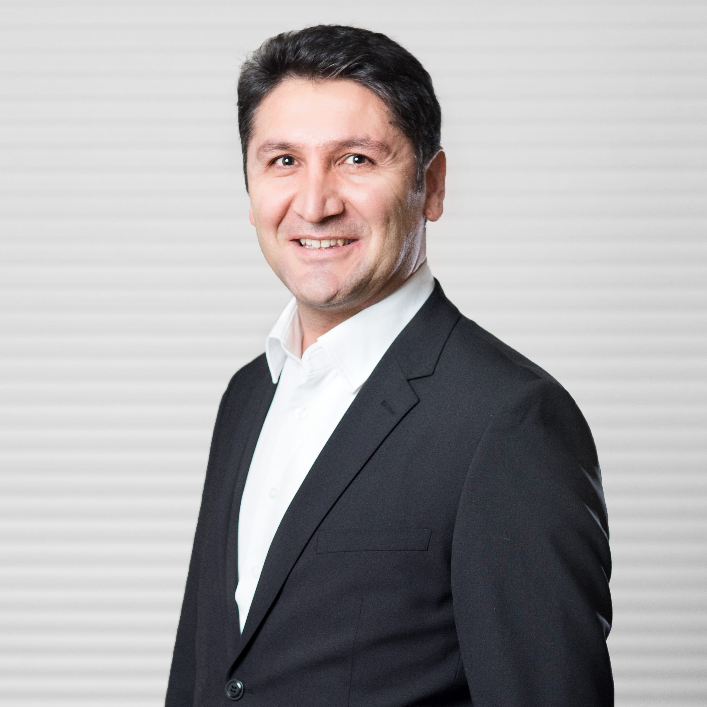 Umut Acar – Medium