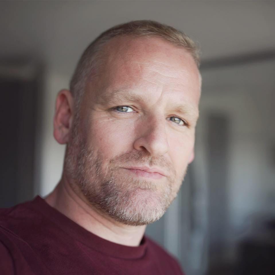 Alex Nichol – Medium