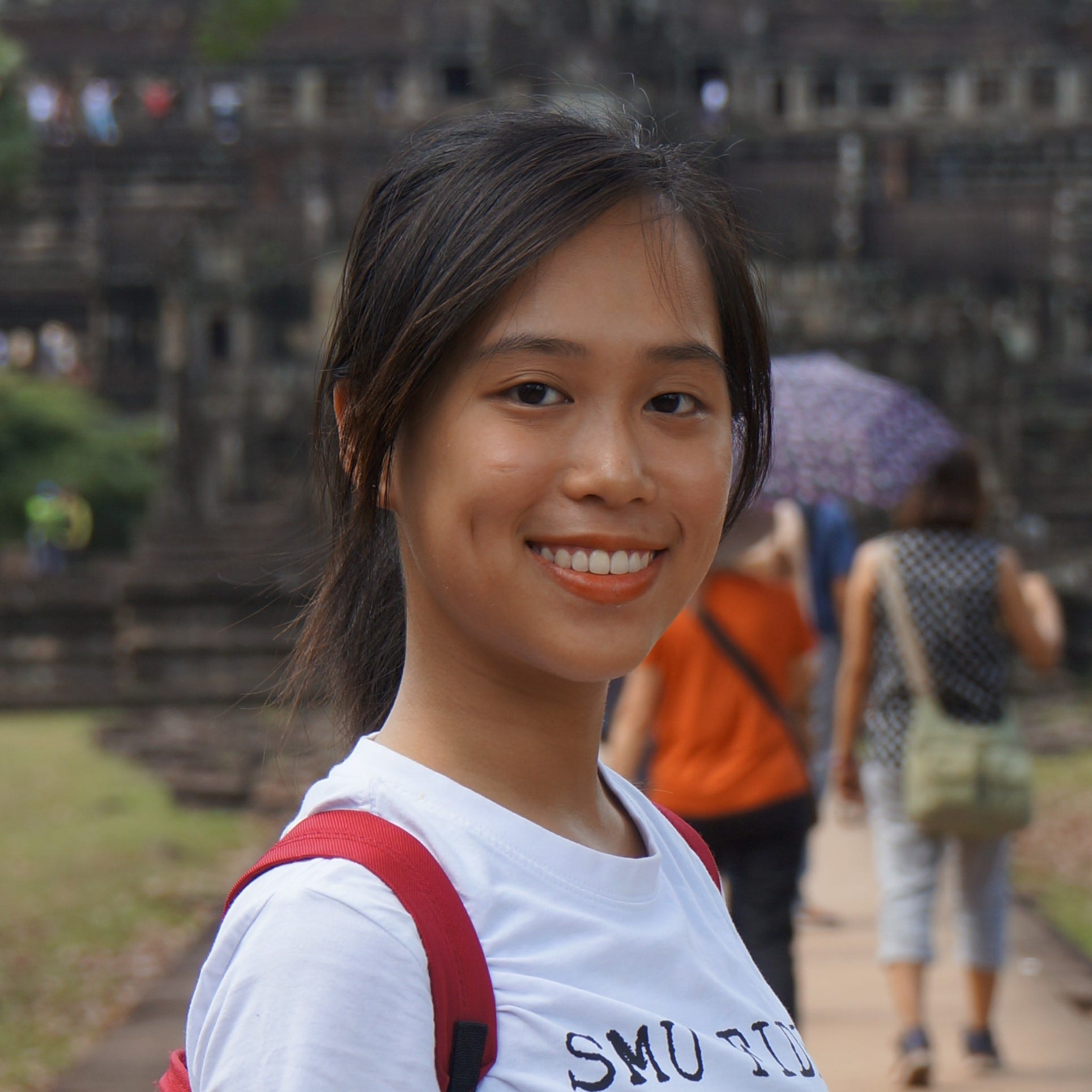 Jessica Low – Medium
