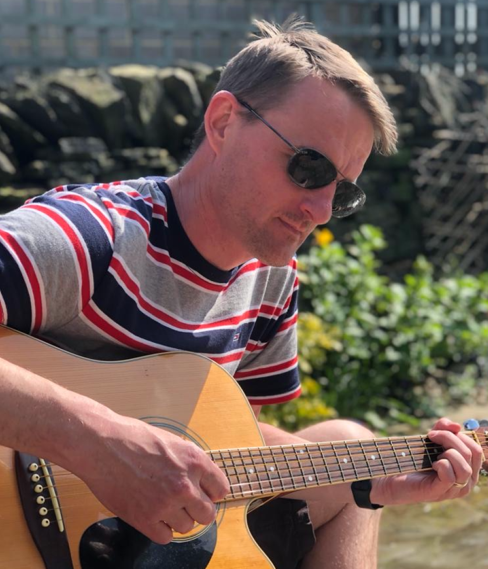 Eddie Lloyd – Medium