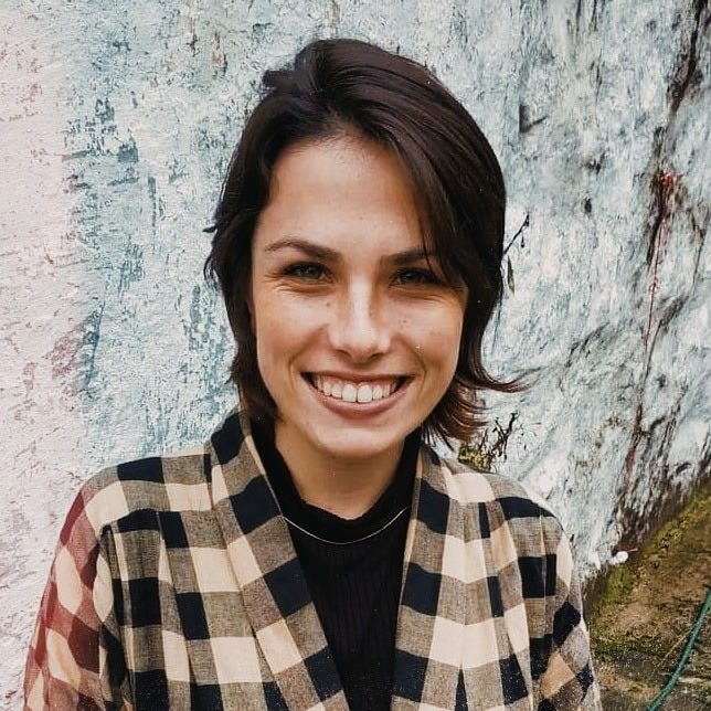 Ana Laura Macedo – Medium
