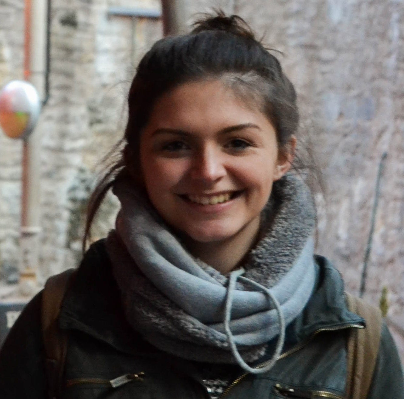 Amy Vickers – Medium