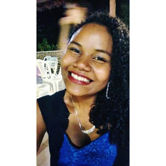 Maressa Freitas – Medium