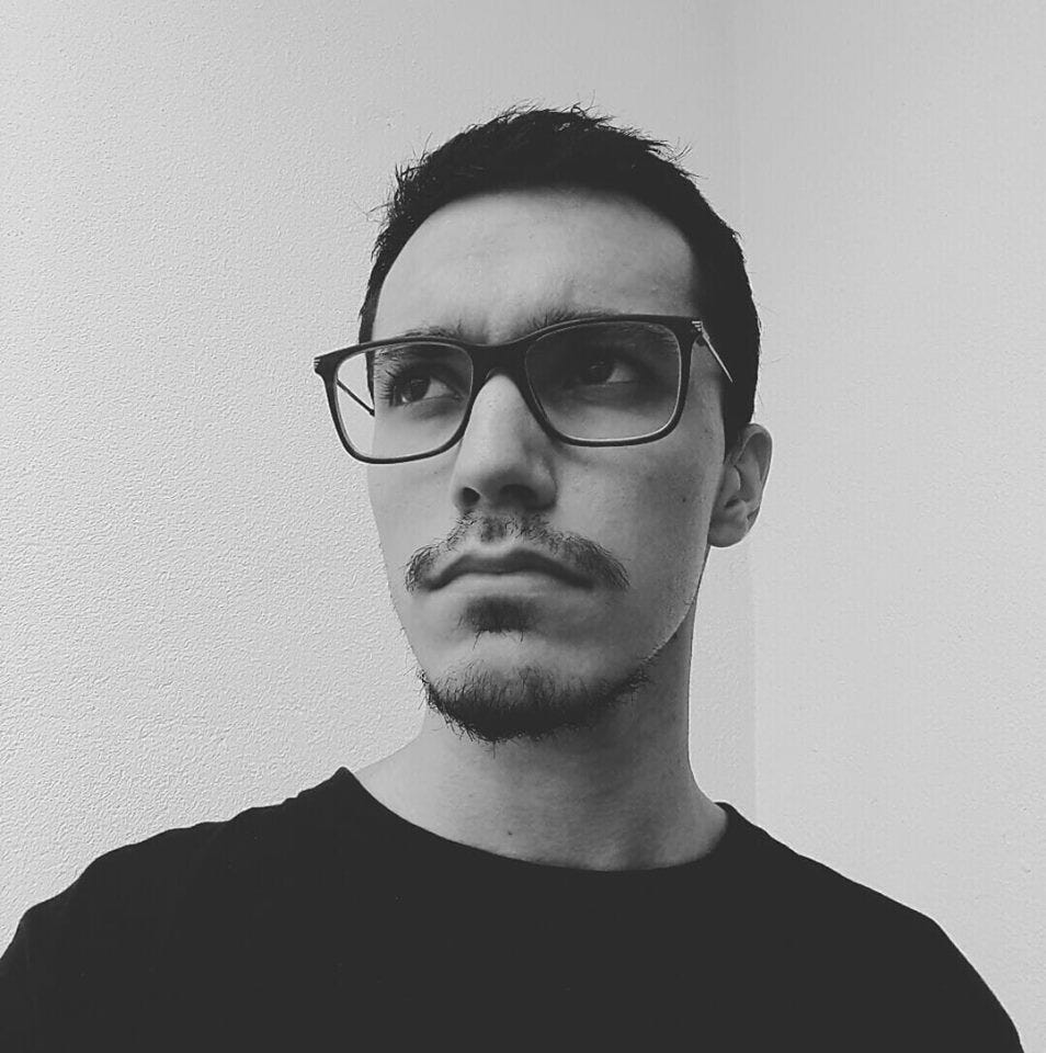 Victor Bastos – Medium