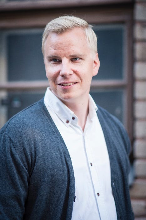 Johannes Kuosmanen – Medium