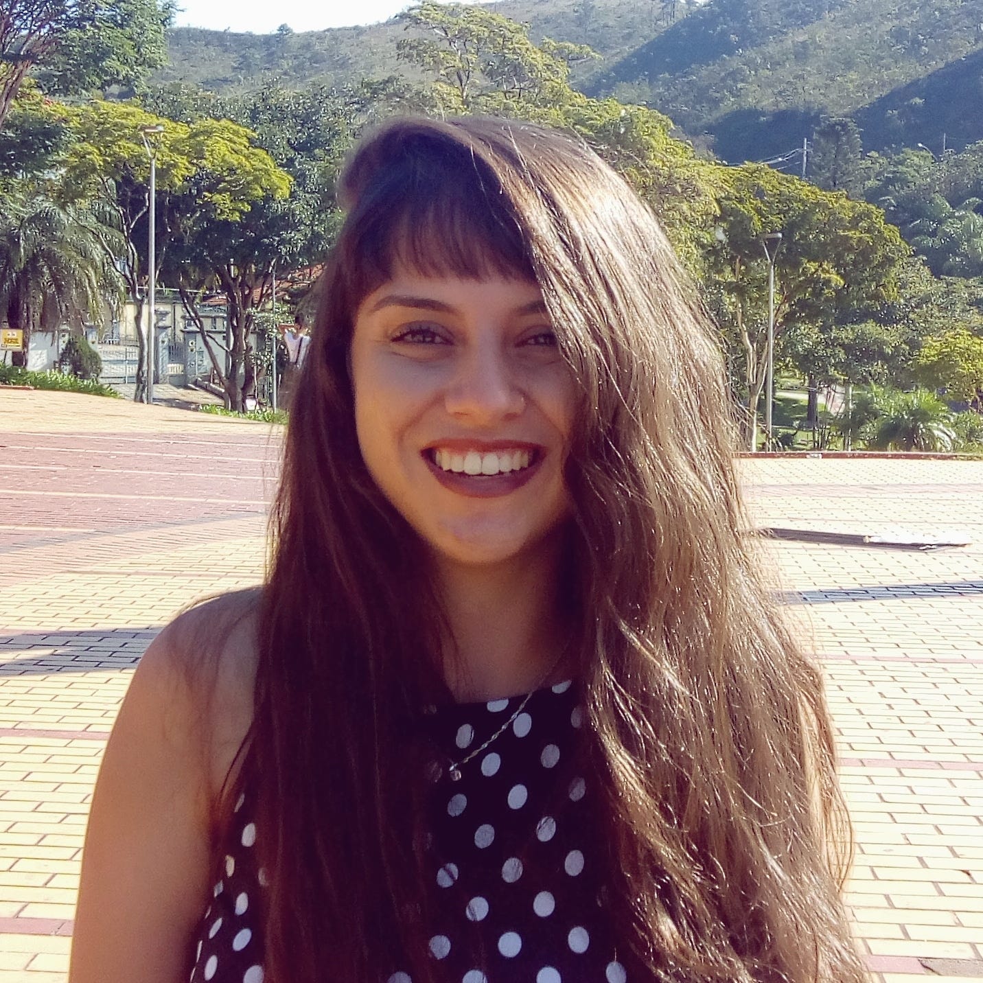 Iara Lopes – Medium