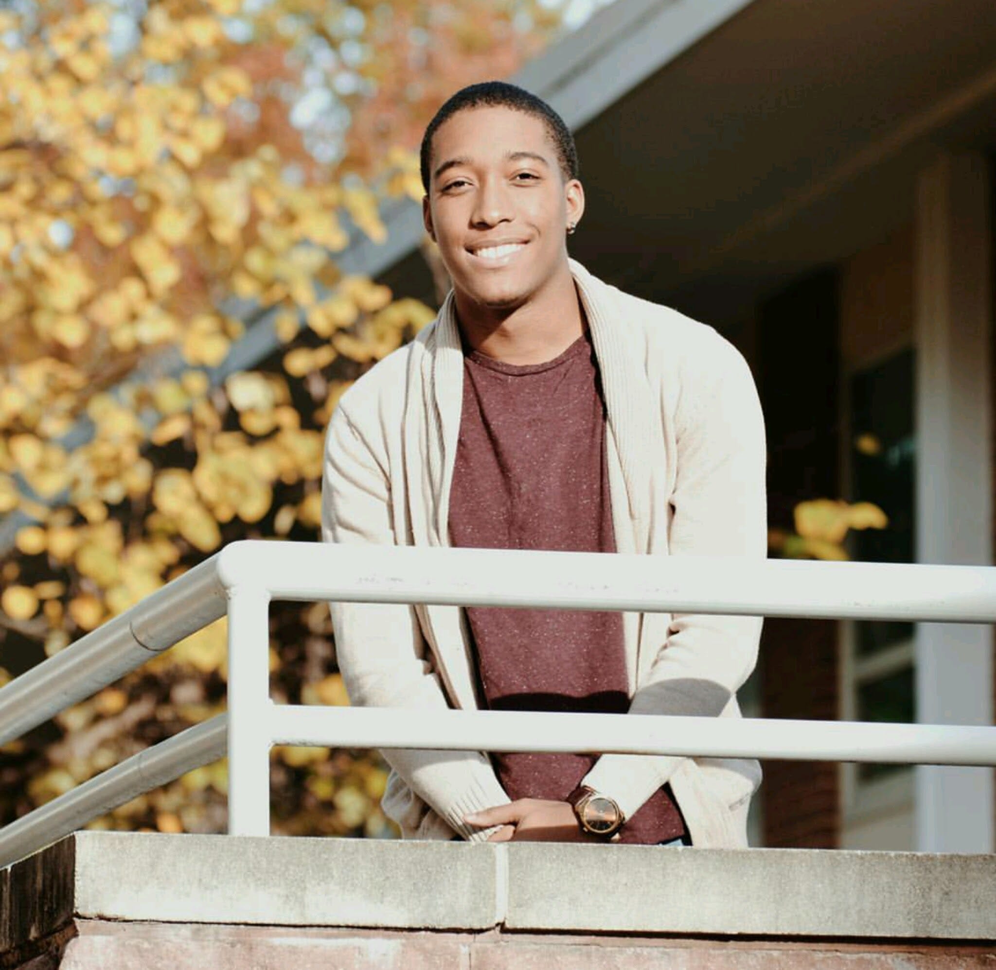 Dion M – Medium