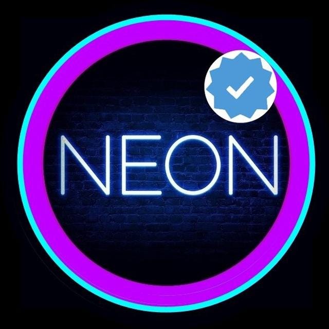 Neon_case – Medium