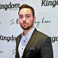 Gabriel Anderson – Medium