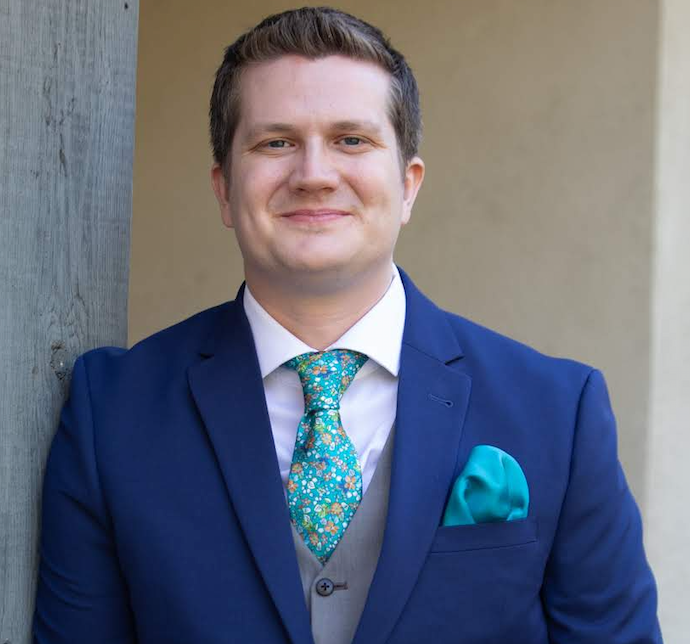 Tom Earl – Medium